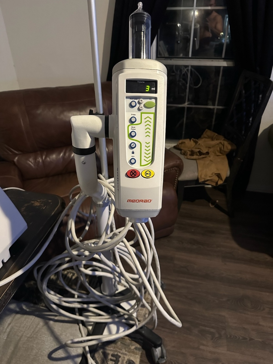 Medrad Stellant single head CT injector on a stand – ECG