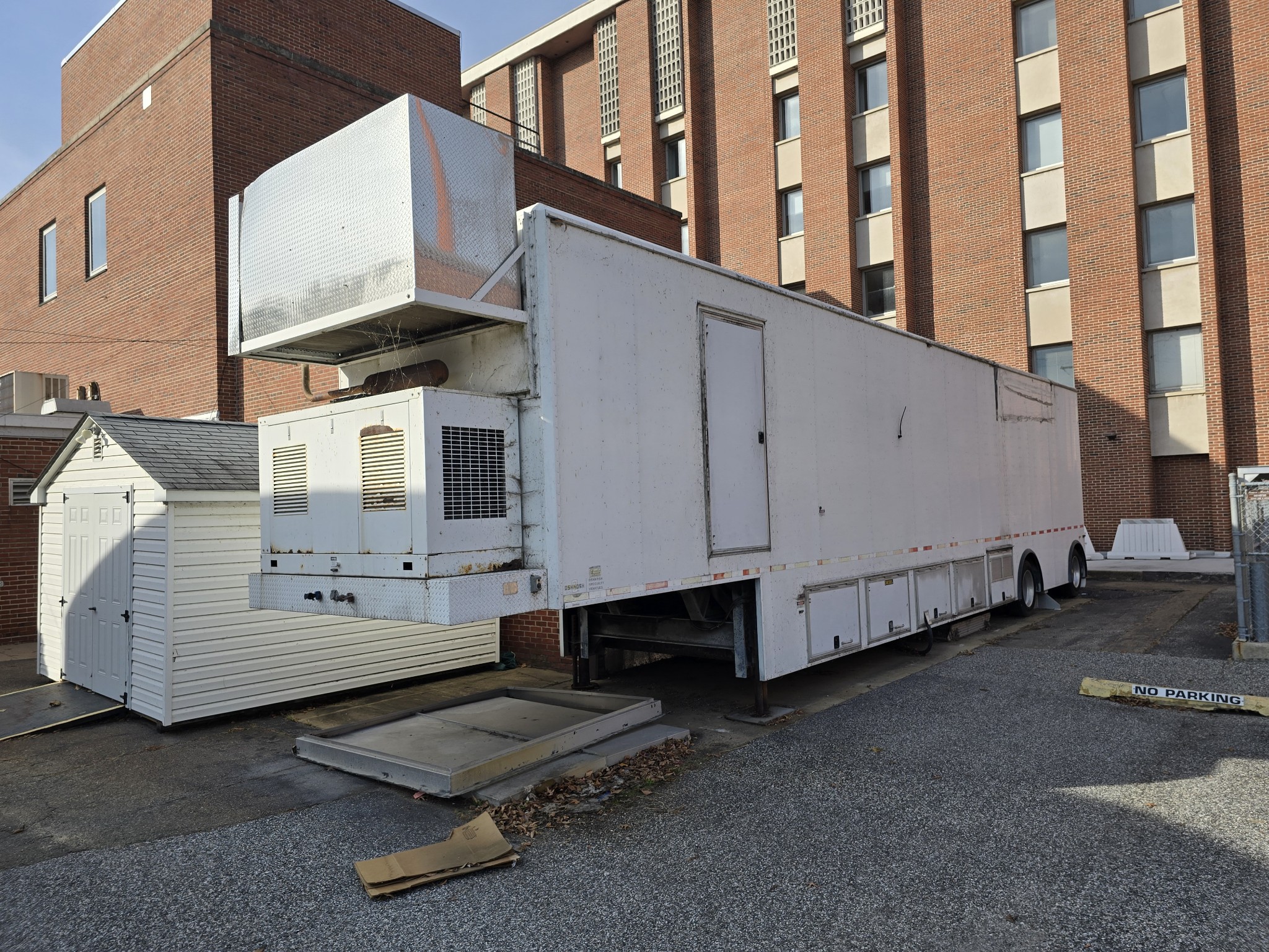 GE 1.5t HDx Echospeed MRI in a 2000 Northern Air trailer – ECG