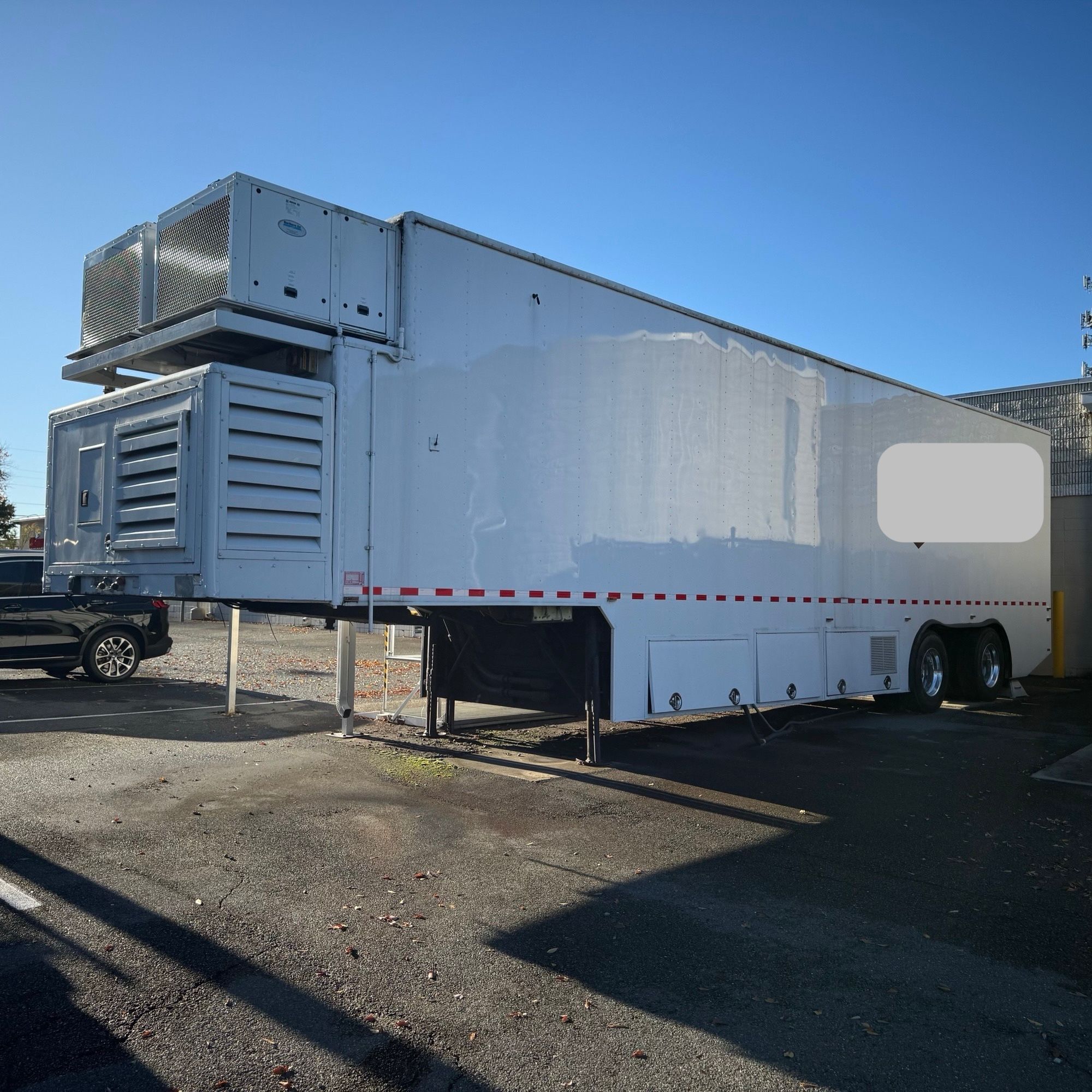 GE 1.5T MRI in AK trailer – ECG